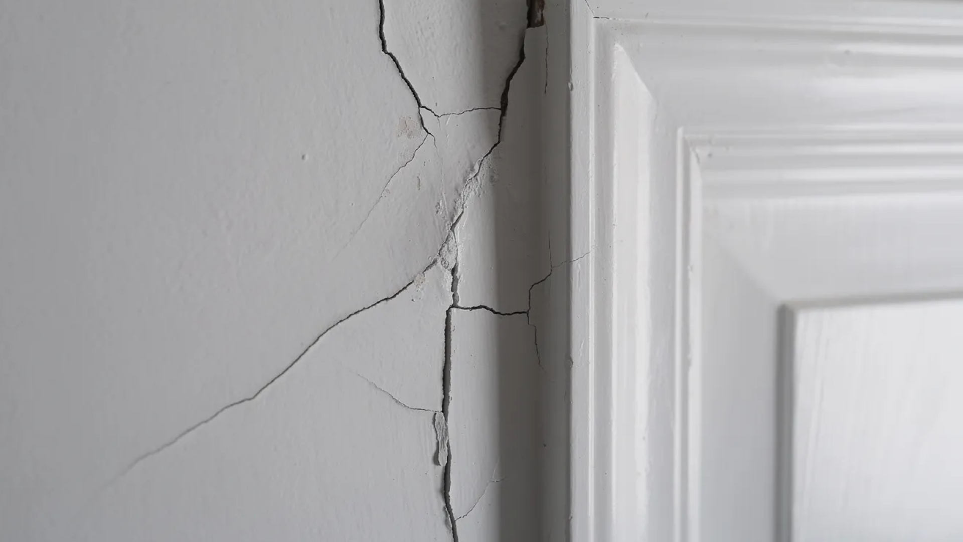 The Ultimate Guide to Calgary Drywall Repair: Fixing Cracks and Matchi ...